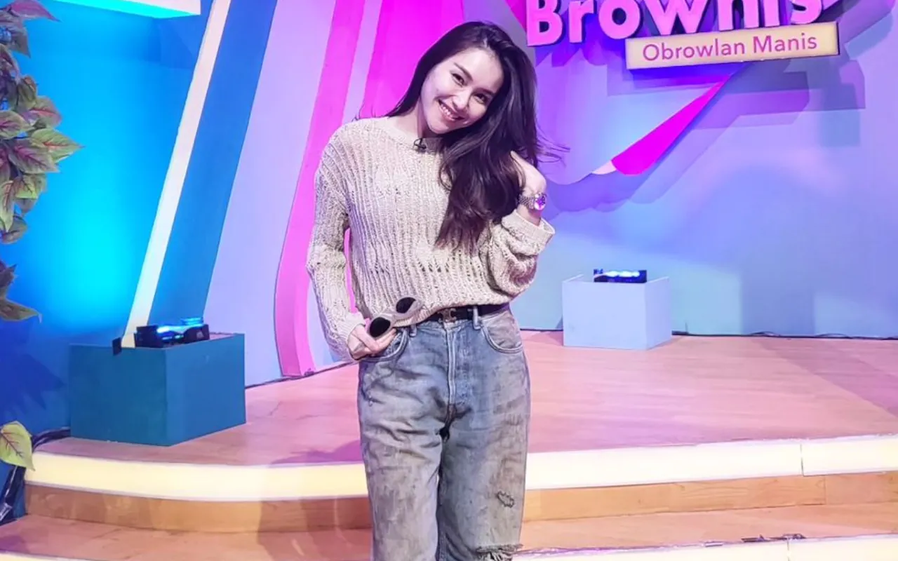 Kepintaran Ayu Ting Ting Terungkap Usai Main Game Soal Sejarah Indonesia