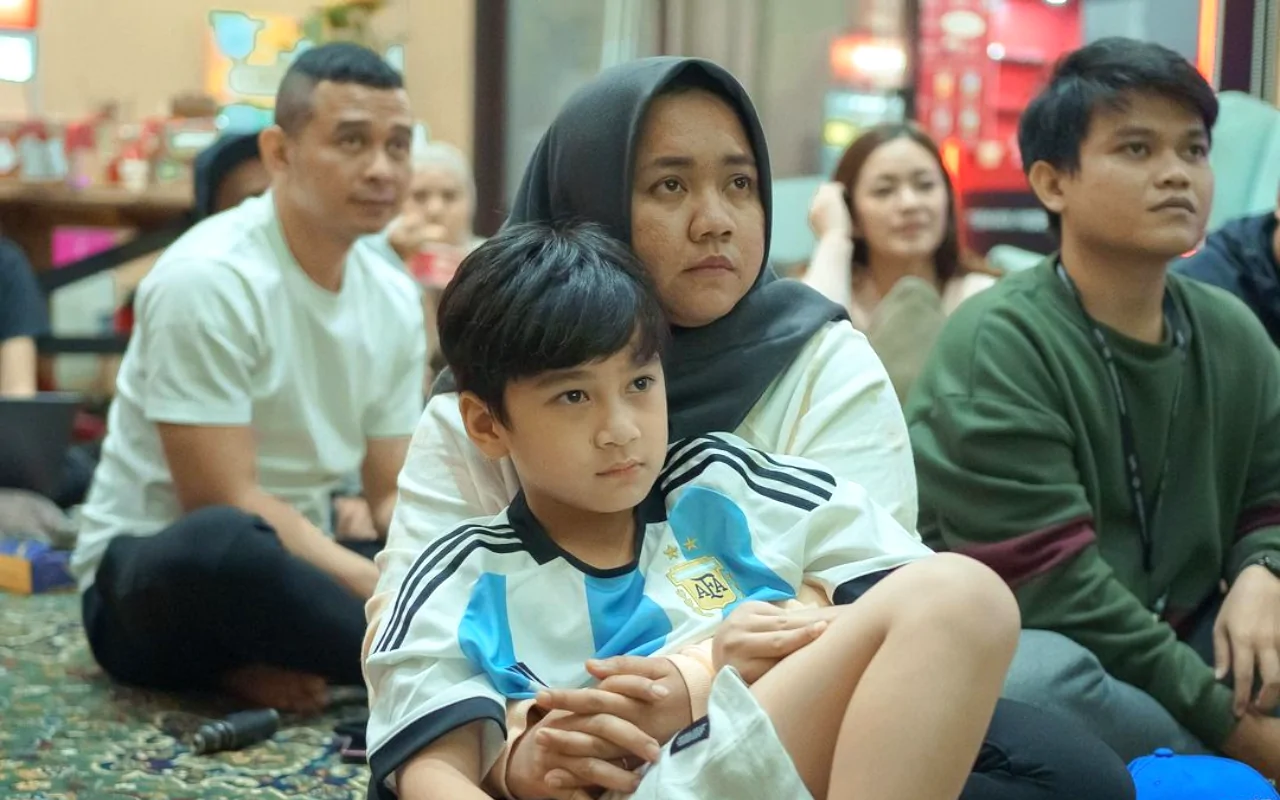 Rafathar Antusias Unboxing Kado-kado dari Karyawan RANS, Cara Pemberian ...