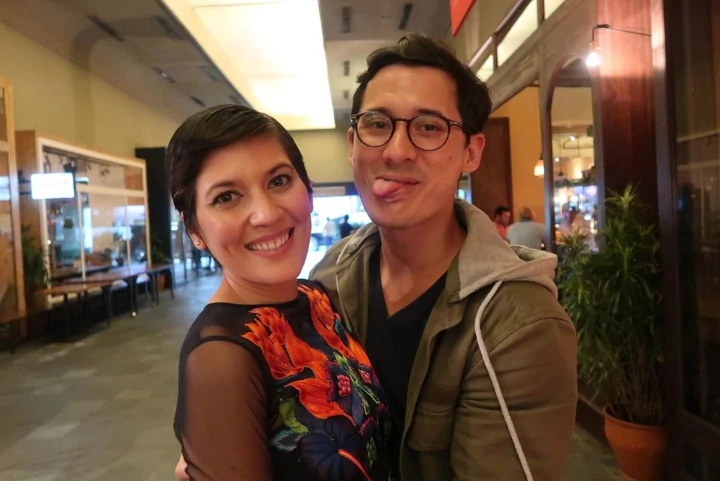 Teman Tapi Menikah, Ayu Dewi dan 8 Artis Ini Berjodoh dengan Bestie Sendiri