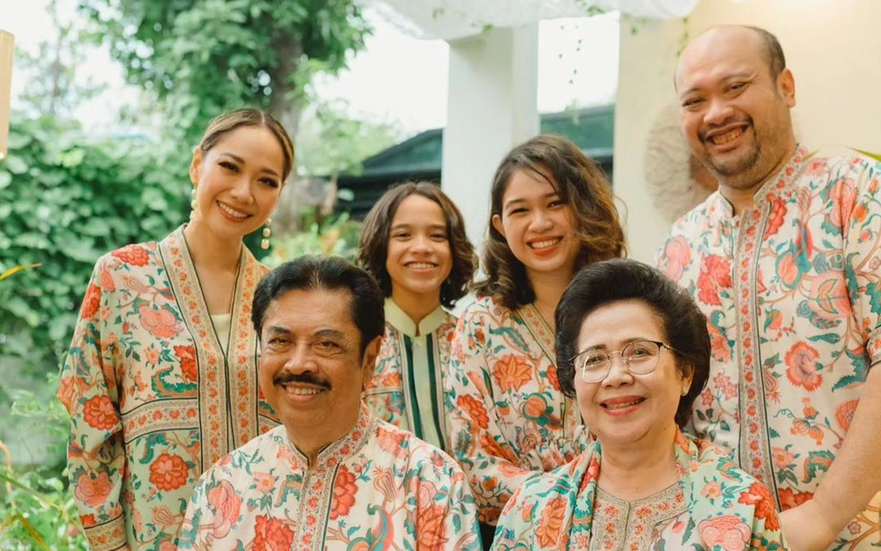 Ibunda Bunga Citra Lestari Pamer Sosok Bayi Tampan, Visual Bak Siap ...