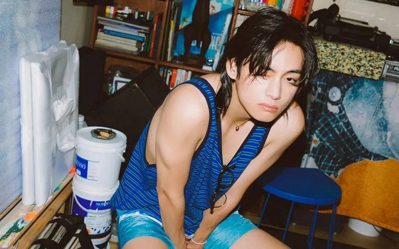 Seorang Fans Bikin Heboh & Kesal Usai Mencoba Jambak Rambut V BTS