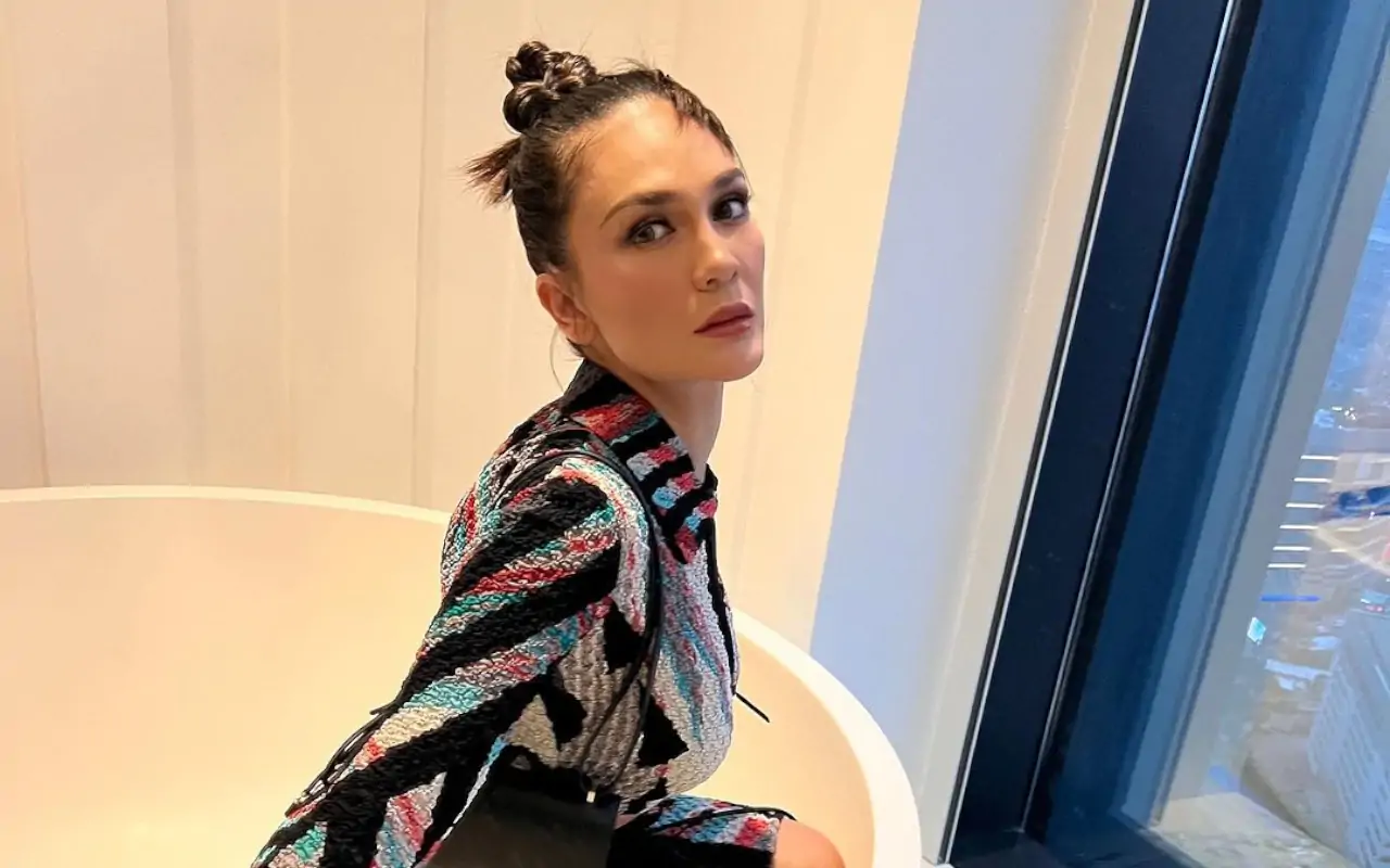 Luna Maya Saksikan Transformasi Dirinya dari Masa ke Masa, Momen Berkaca-kaca Bikin Terenyuh