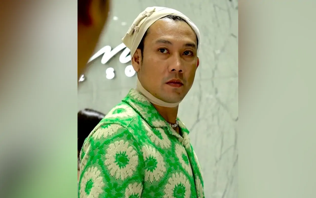 Denny Sumargo Mendadak Dibuat Nangis Usai Baca DM Dari Netizen, Ada Apa?