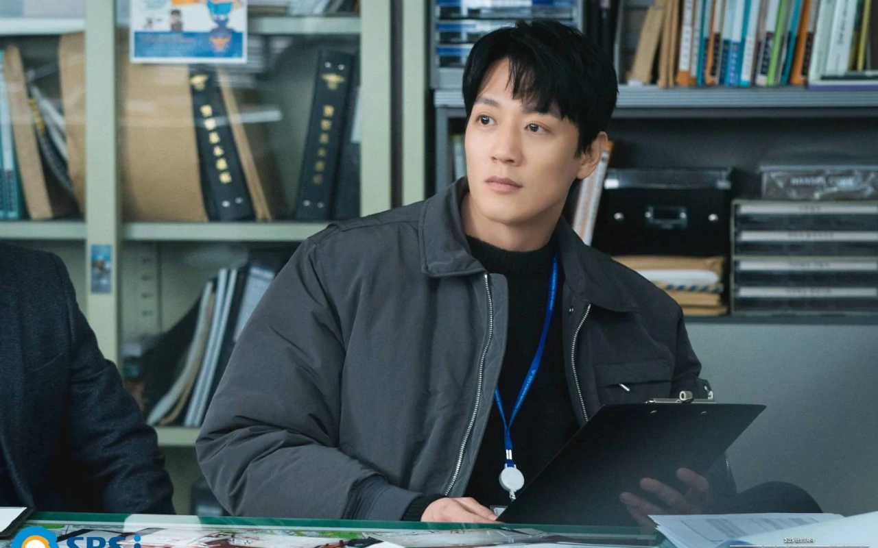 Karakter Kim Rae Won di 'The First Responders 2' Dituding Cowok Red Flag