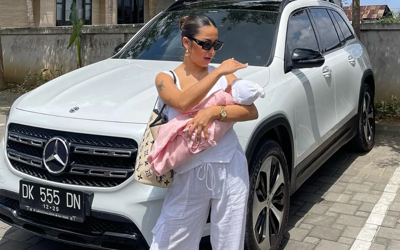 Jennifer Copen Sempat Cemas Bayinya Diduga Alami Growth Spurt