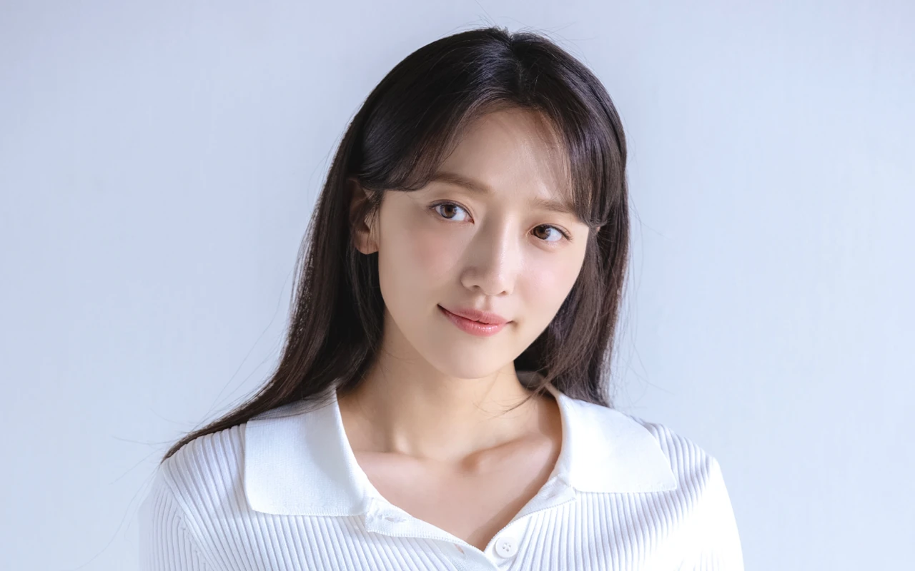 Pyo Ye Jin Tampil Kontras Kala Jalani 2 Kehidupan di 'Moon in the Day'