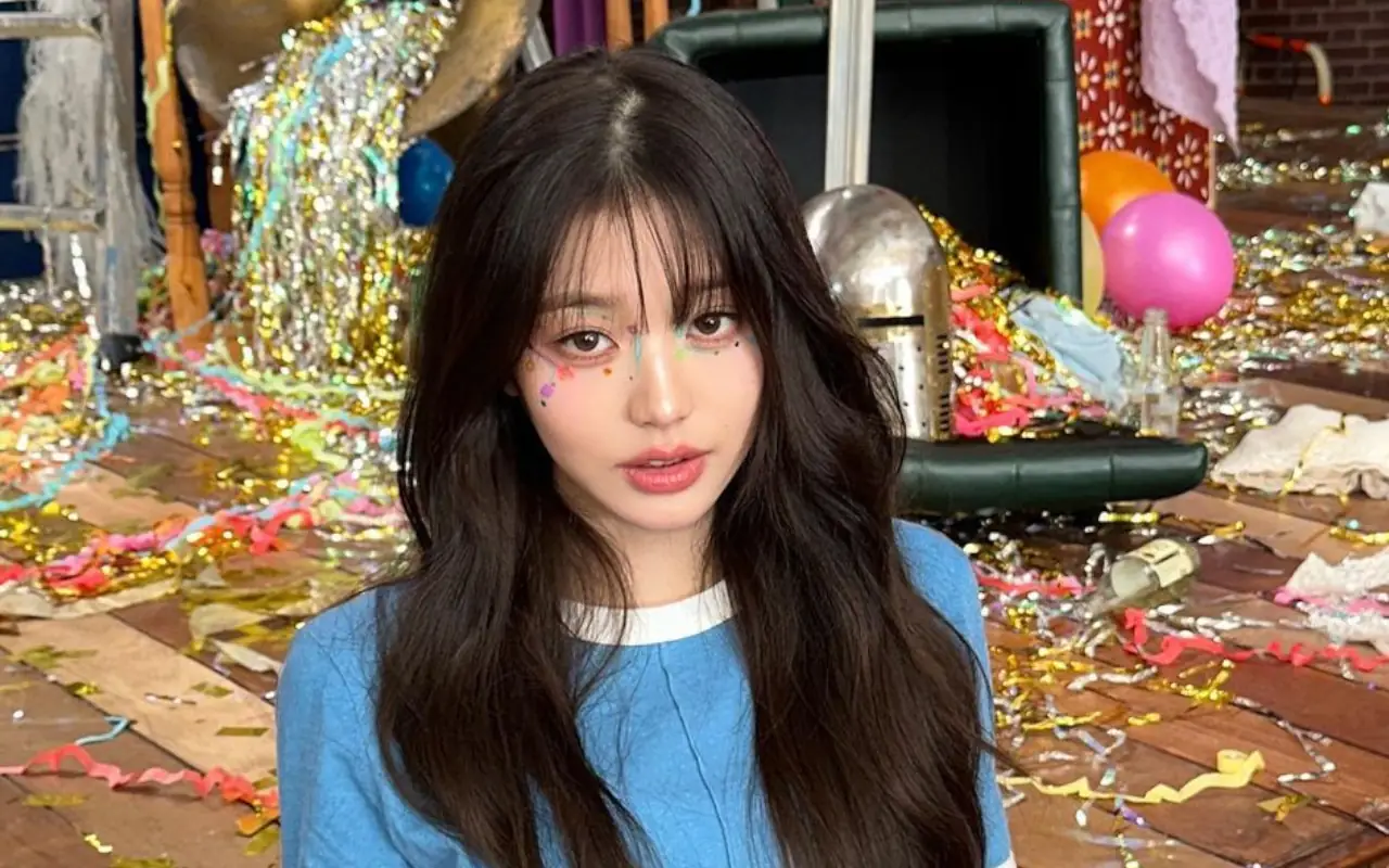 Bukan Blonde, Jang Wonyoung IVE Pamer Rambut Baru Menuju Paris Fashion Week