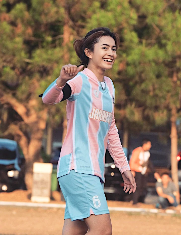 Aaliyah Massaid Bak Bidadari Lapangan Hijau, Intip 7 Pesona Artis Cewek ...