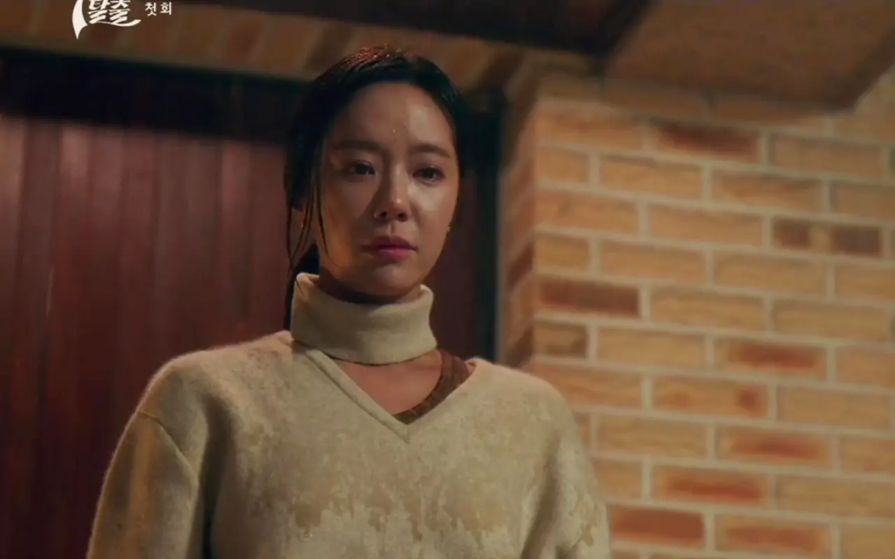 Peran Antagonis, Outfit Hwang Jung Eum di 'The Escape of the Seven ...