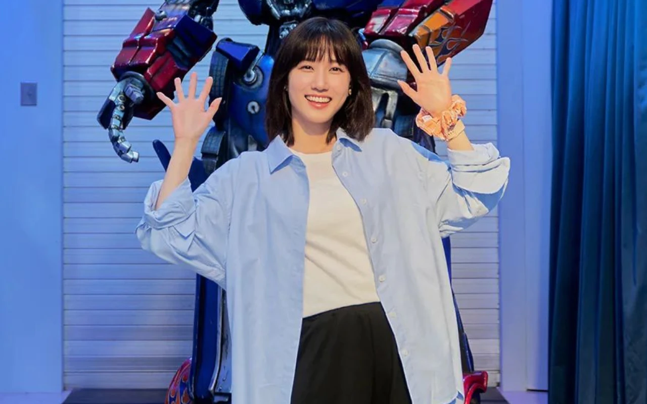 Park Eun Bin Nervous Jadi MC Solo di Opening Ceremony BIFF 2023, Dress Ala Princess Curi Perhatian