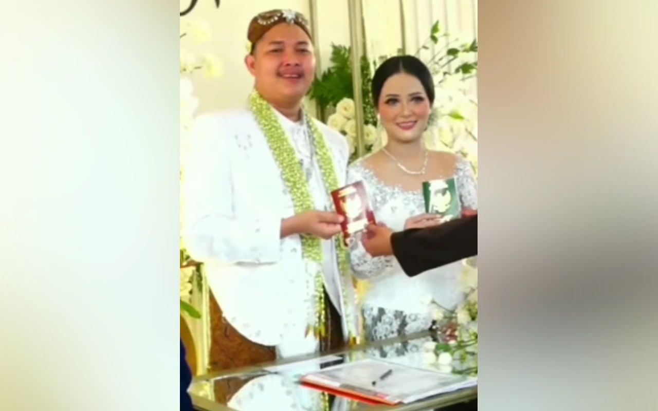 Nopek Novian Resmi Nikahi Jurnalis Cantik Yulia Lorena dengan Mas Kawin ...