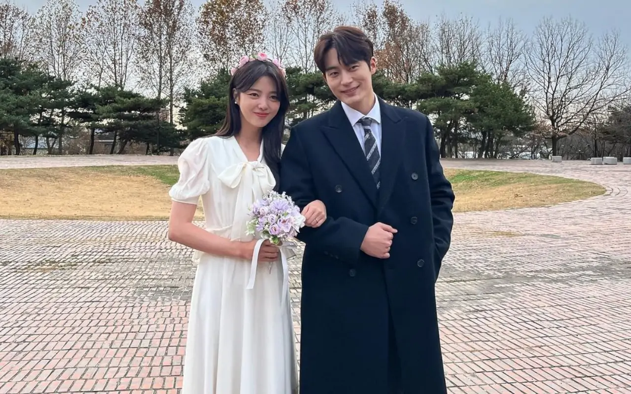 Pernikahan Tertunda, Uhm Hyun Kyung dan Cha Seo Won Sambut Anak Pertama