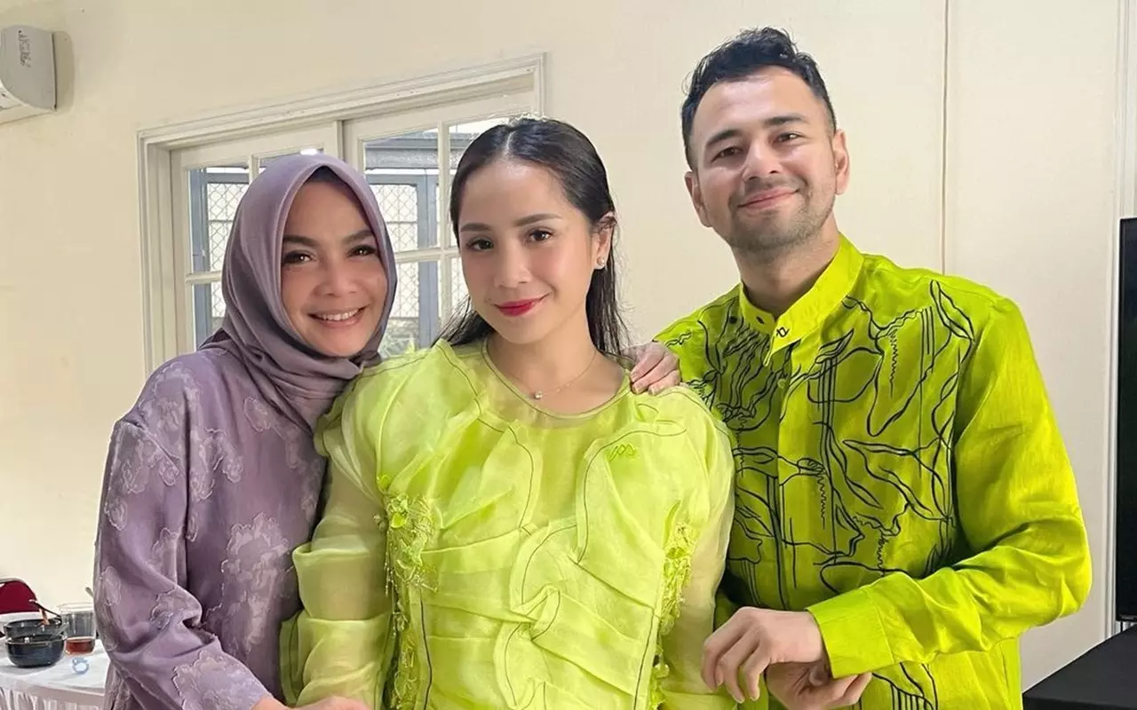 Old Money Emang Beda, Rieta Amilia Ibu Nagita Slavina Santai Tumpuk Tas ...