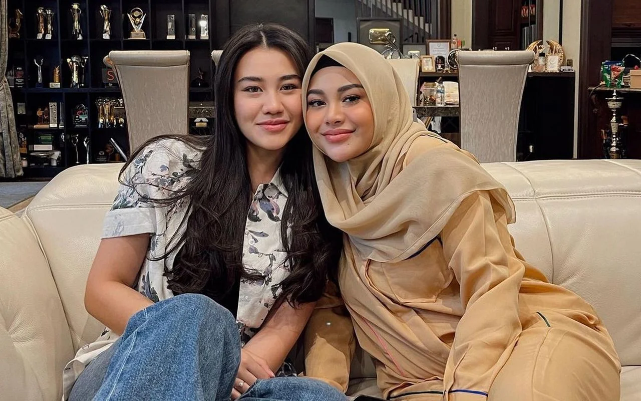 Bantu Aaliyah Massaid Bangun Imej Saleha, Aurel Hermansyah Tuai Pujian Soal Gelar Kajian Agama