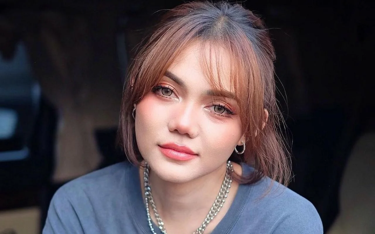 Rina Nose Minta Maaf Usai Dilarang Bahas Hijab