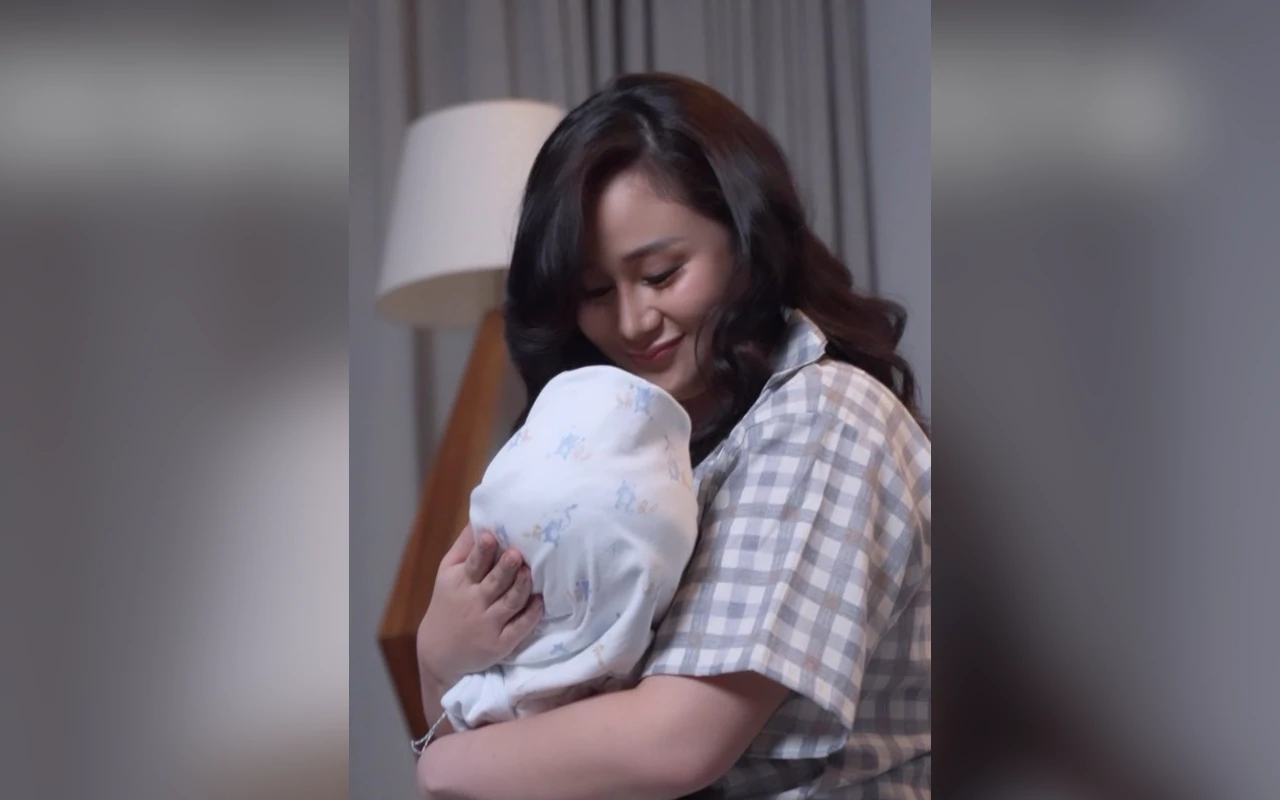 Denise Chariesta Akhirnya Ungkap Nama dan Wajah Sang Bayi
