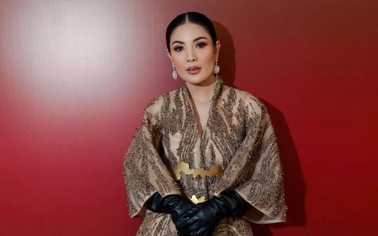 Nindy Ayunda Bikin Pangling Kala Tampil Berani di Pemotretan Terbaru