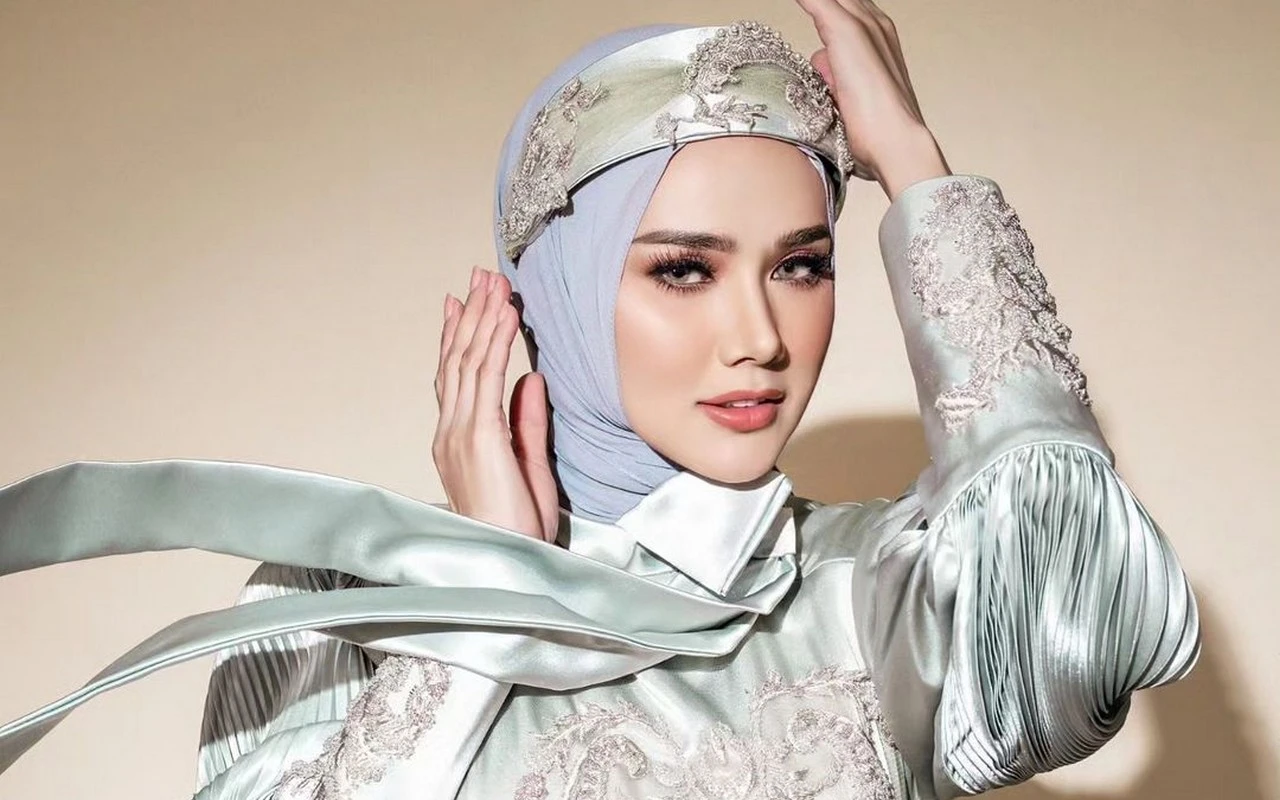 Mulan Jameela Akui Empat Bulan Tidak Bertemu Rafly Aziz Sang Putra