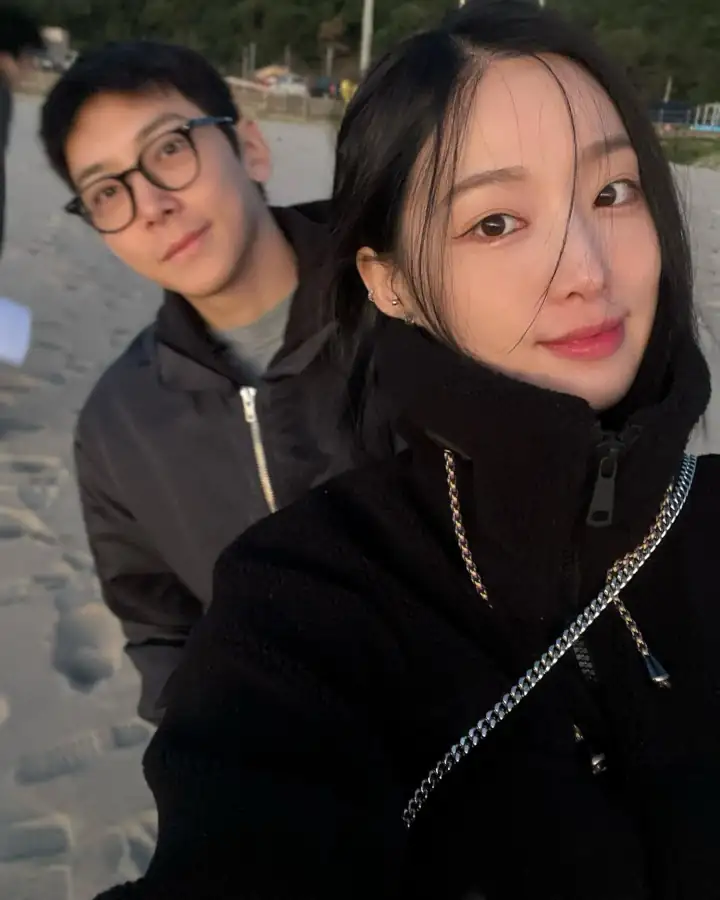 Park Hyun Joon 'Flower of Evil' dan 9 Aktor Ini Jatuh ke Pelukan Idol Kpop