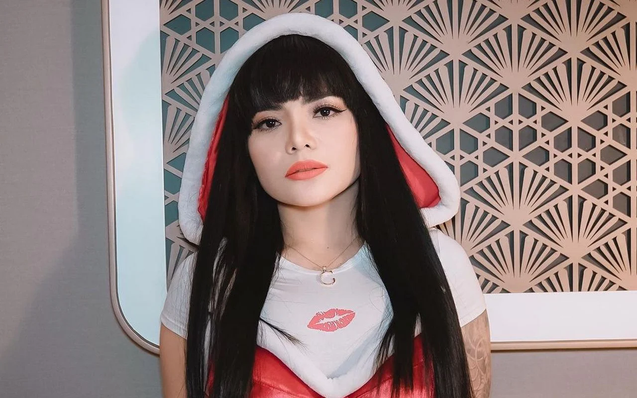 Dinar Candy Mendadak Umumkan Bakal Jual Akun Medsos Miliknya