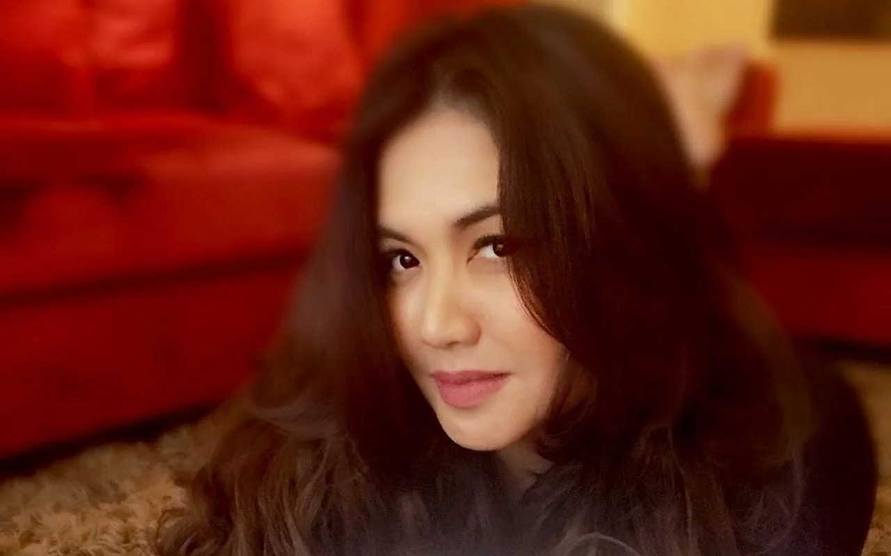 Cornelia Agatha Pajang Foto Bareng Bocil usai Hadiri Pemakaman Rizal Ramli