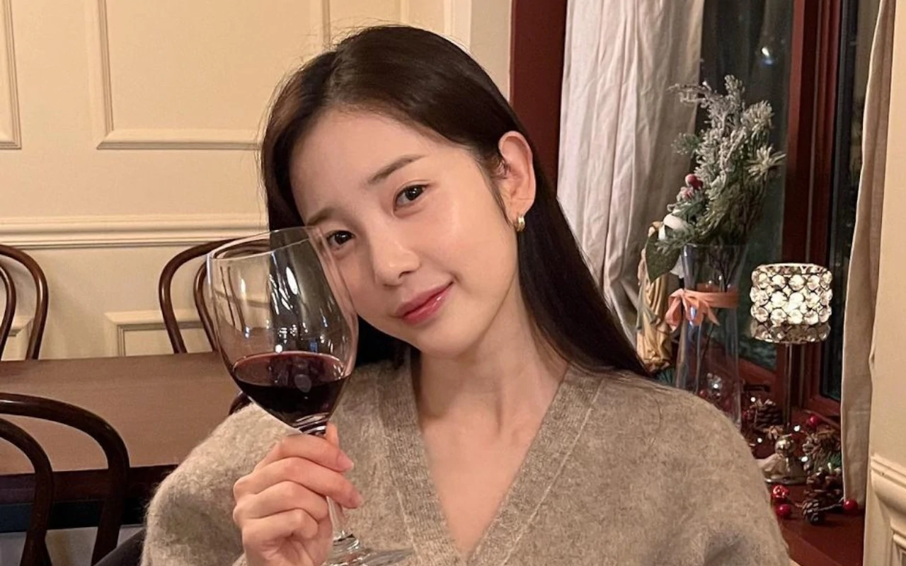 Yoon Chaekyung Eks APRIL Susul Lee Naeun dan Yena yang Digosipkan Pacari Pemain Sepak Bola