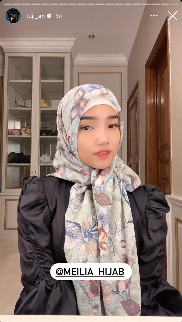 Fuji An Tampil Kalem Berhijab Usai Kabar Dijodohkan Ganjar dengan Sang Putra