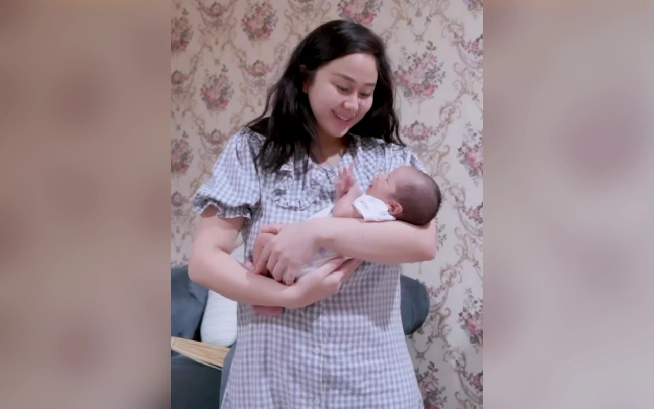 Artis Kedua yang Jenguk Bayi Denise Chariesta Setelah Maia Estianty Buat Kaget