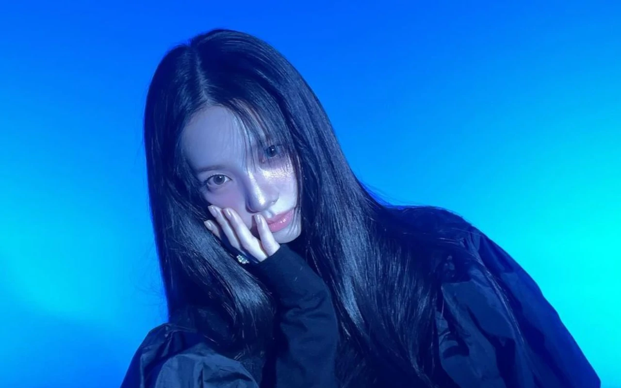 Karina aespa Diam-Diam Traktir Fans saat Liburan