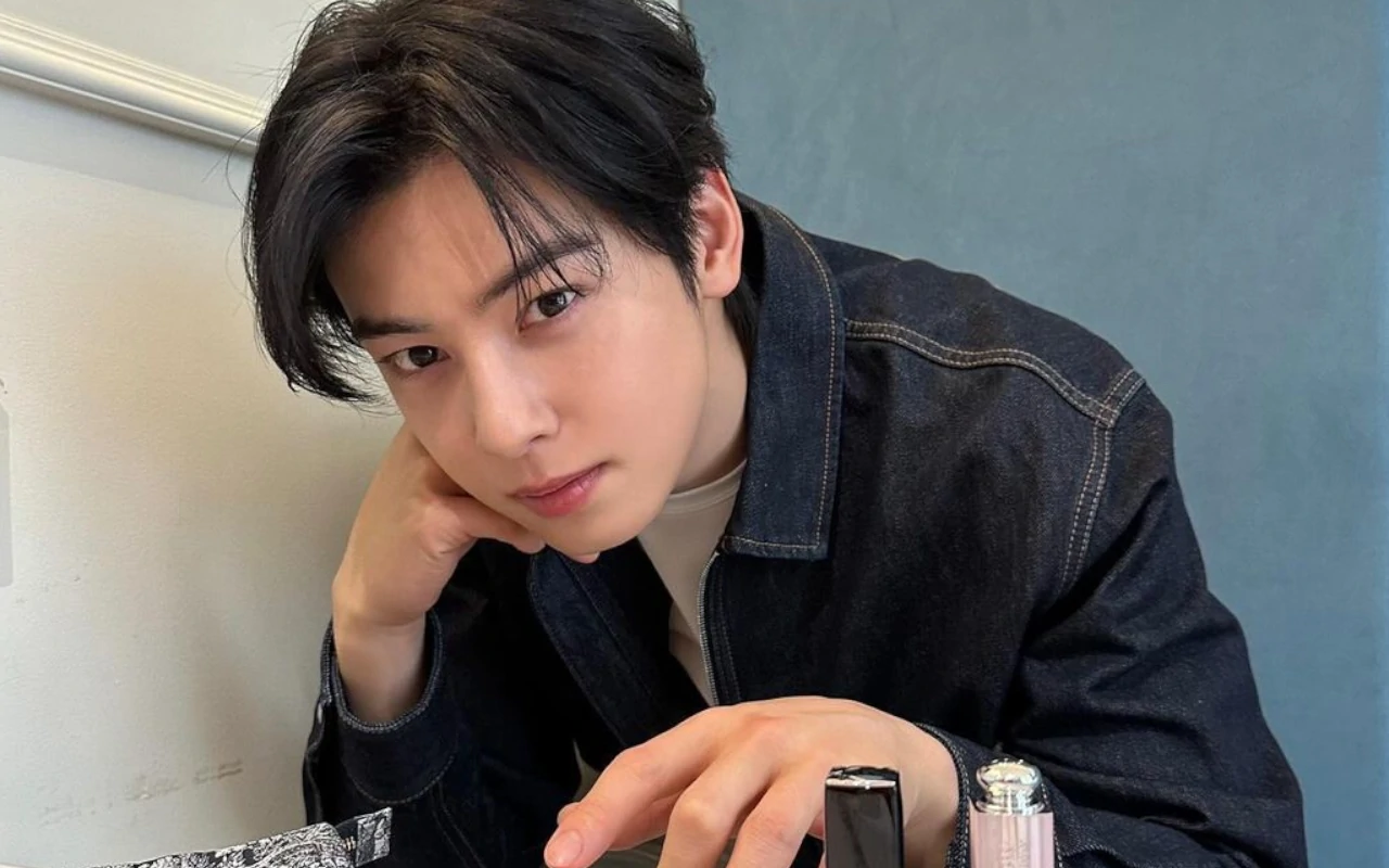 Trailer Baru Album Cha Eunwoo Suguhkan Adegan Bak Film Hollywood