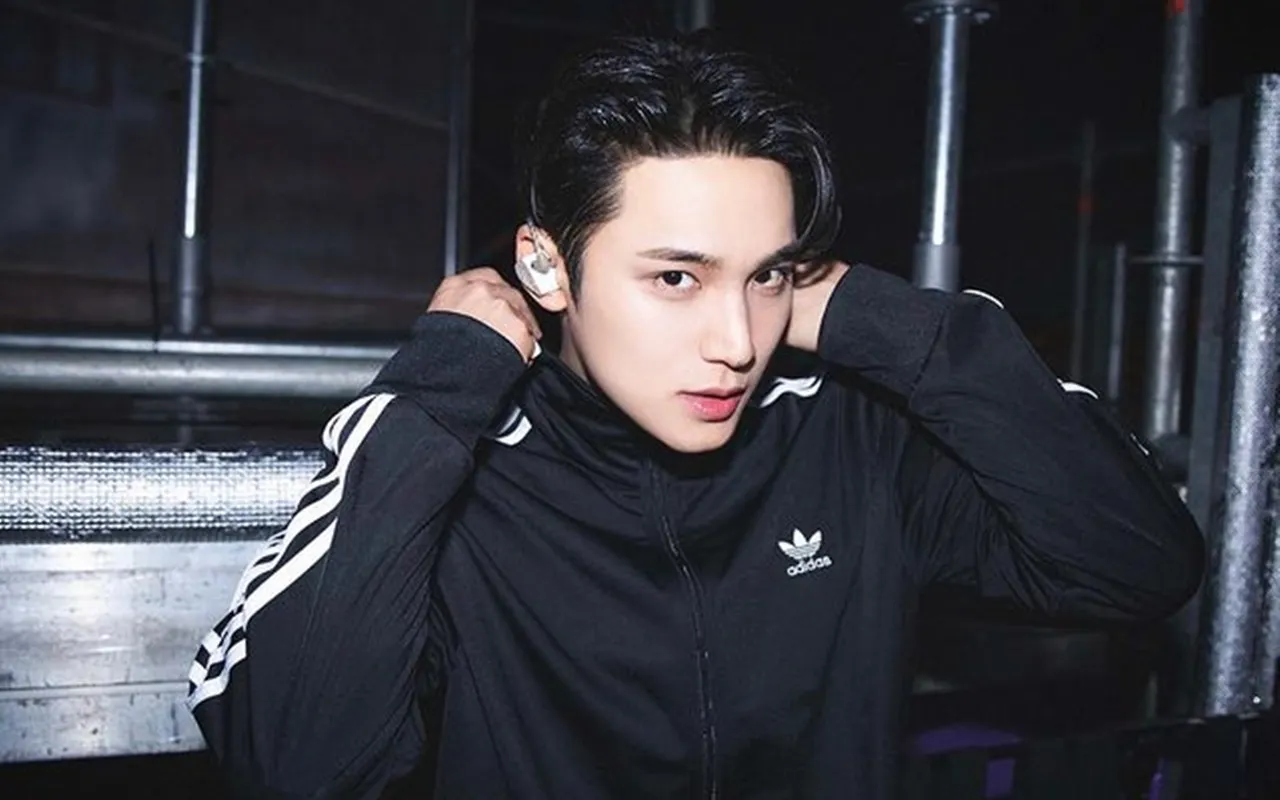 Outfit Mingyu SEVENTEEN Bikin Salfok kala Dance Challenge Bareng LE ...