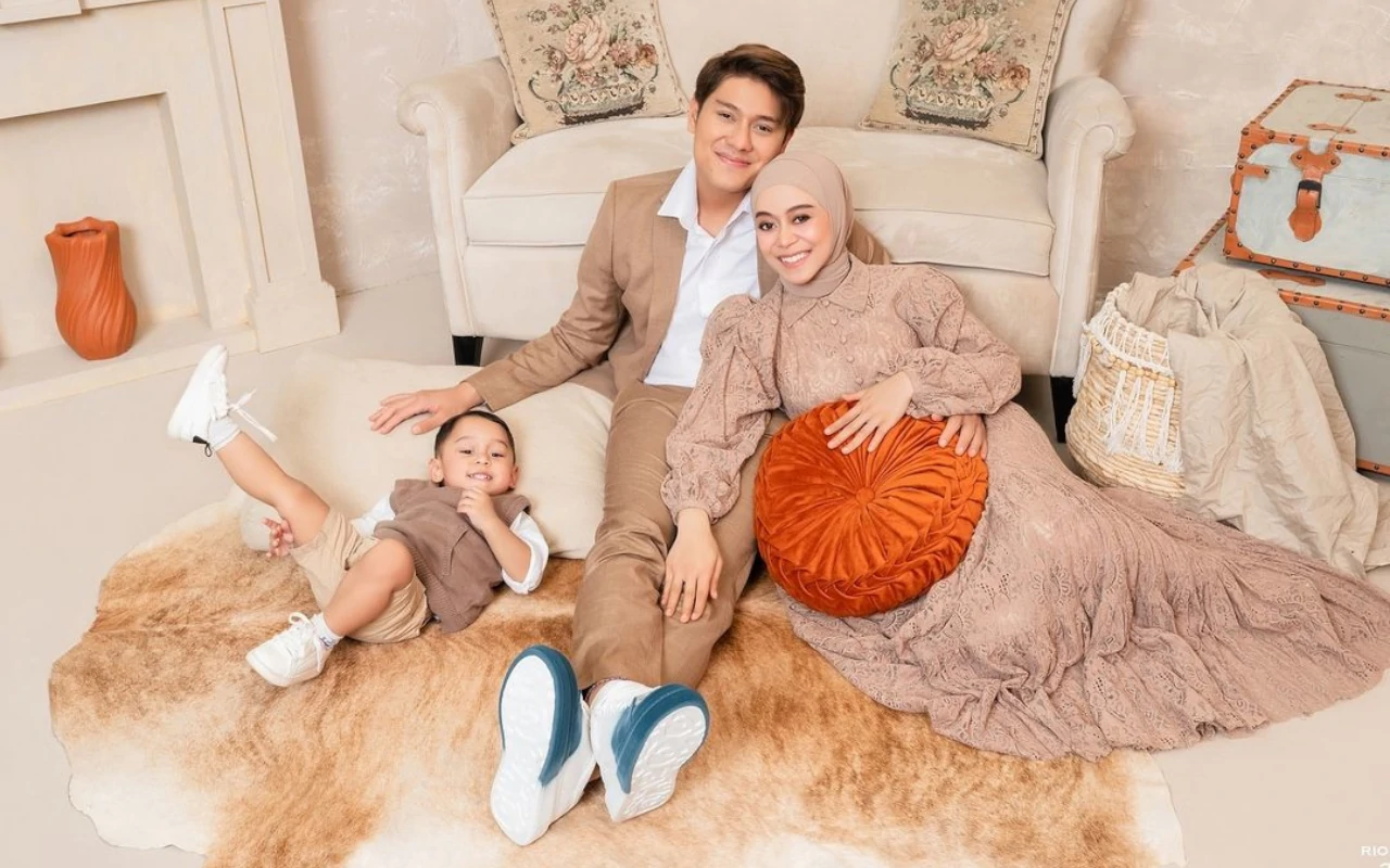 Isi Chat WA Lesti Kejora pada Rizky Billar Tak Terduga usai Suami Dituding Lulusan SD