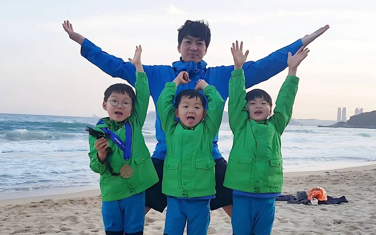 Visual Terbaru Song Triplets Putra Kembar Tiga Song Il Gook Hebohkan Fans