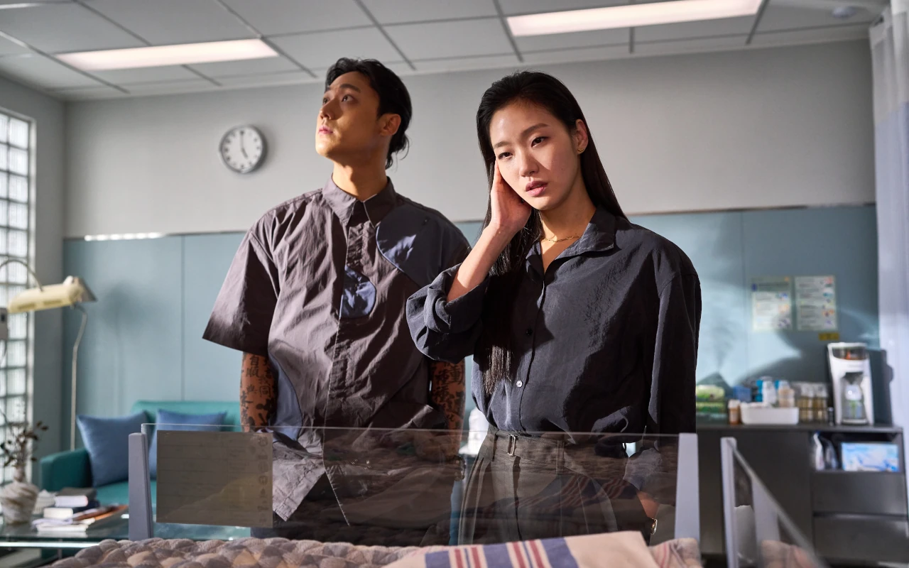 Dispatch Riset Alasan Film Kim Go Eun 'Exhuma' Populer di Indonesia