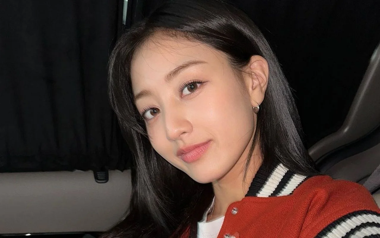 Jihyo TWICE dan Yun Sung Bin Dikabarkan Sudah Satu Tahun Pacaran