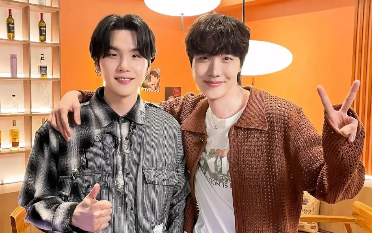 Kemiripan Adegan di MV 'NEURON' J-Hope BTS dan 'AMYGDALA' Milik Suga ...