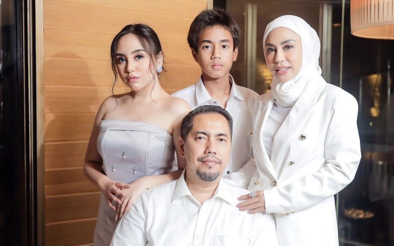 Salmafina Sunan Ikut Lebaran Bareng Keluarga usai Diminta Sang Ayah Balik Islam