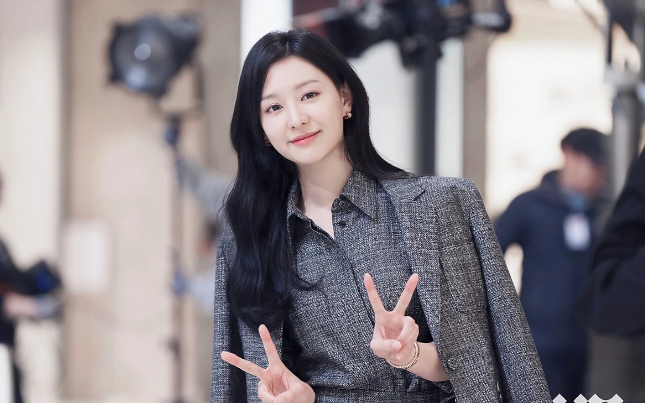 Kim Ji Won Berandai-andai 7 Karakter Ikoniknya dalam Drama Debut Jadi Idol