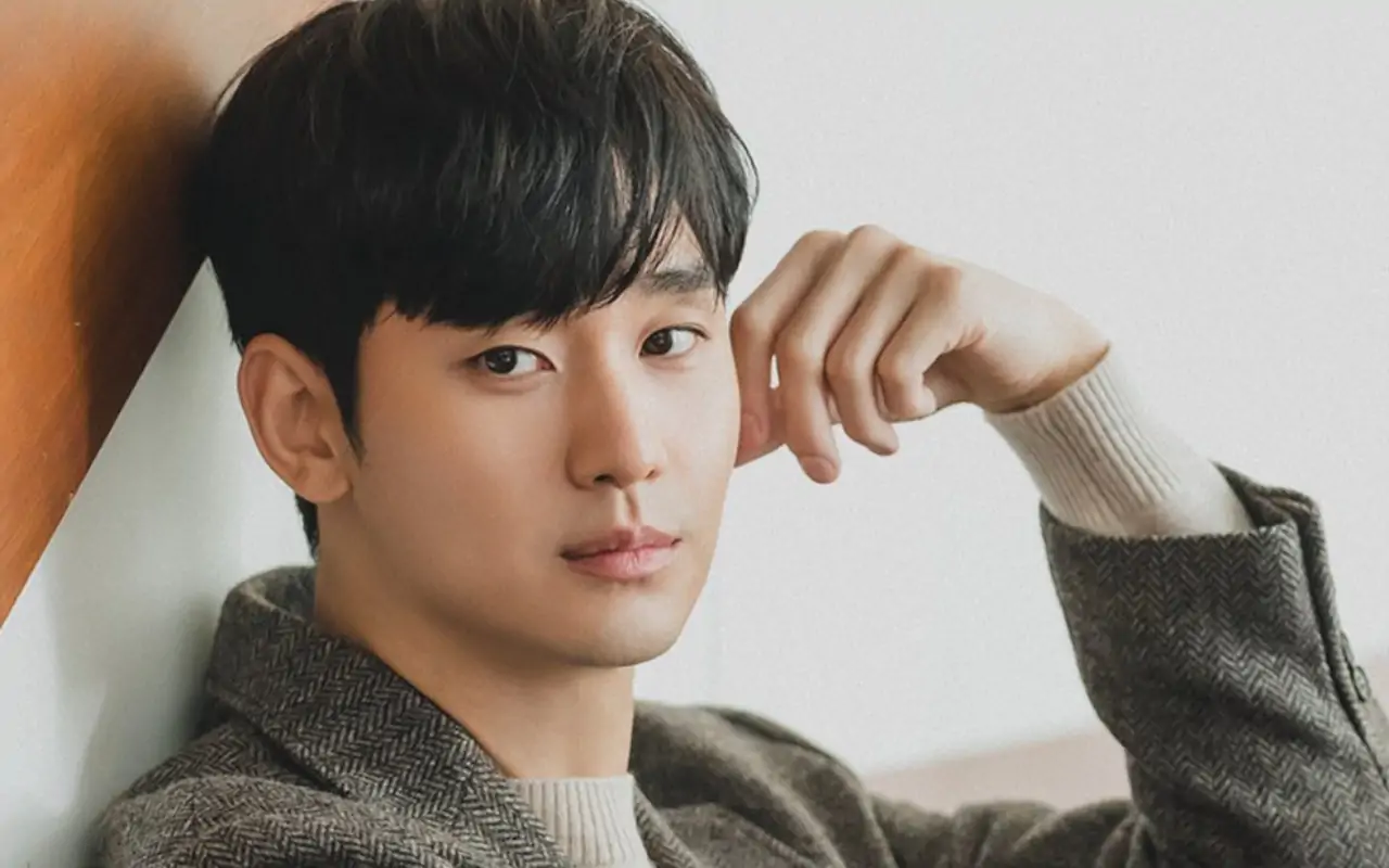 Kim Soo Hyun Terpantau Belum Move On dari 'Queen of Tears'