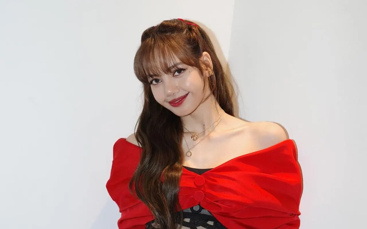 Lisa BLACKPINK Sempatkan Kerja saat Temani Terduga Pacar Berpergian