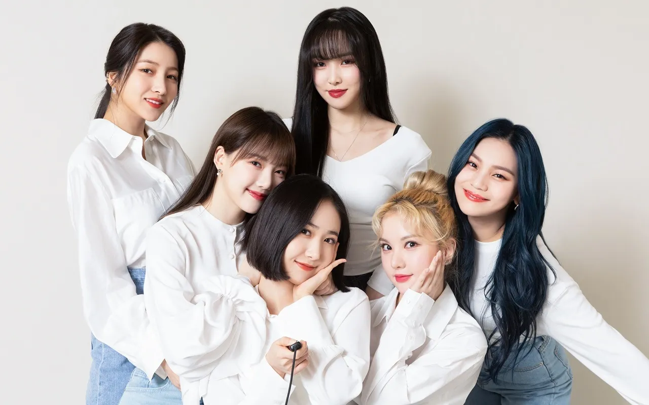 GFriend Tuai Reaksi Haru kala Reuni di Konser Perdana VIVIZ