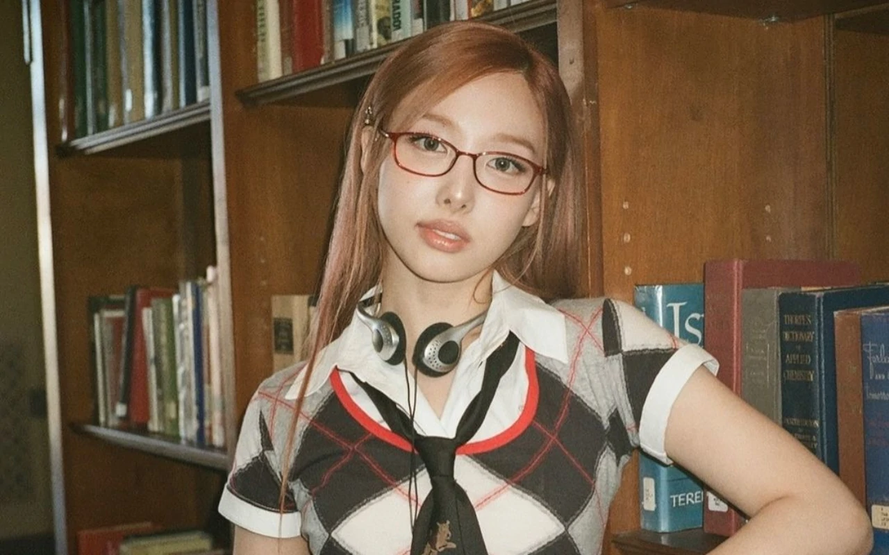 Outfit Nayeon TWICE Selama Promosi 'ABCD' Picu Perdebatan