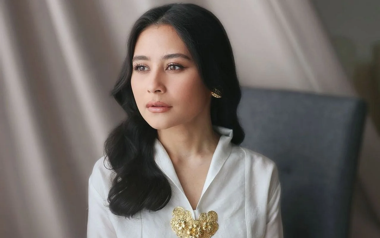 Prilly Latuconsina Ucapkan Selamat HUT ke-79 RI Pakai Bahasa Isyarat