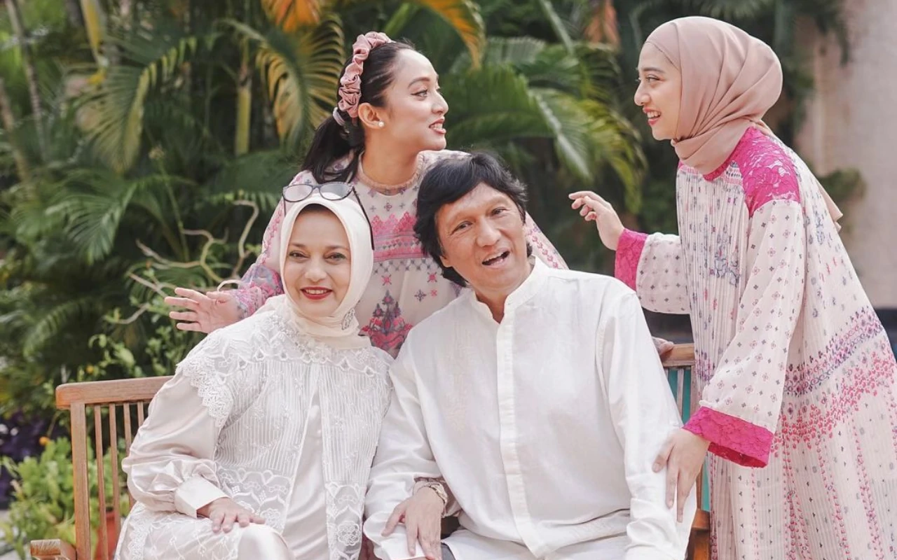 Aroma Jenazah Marissa Haque Bak Bukti Wanita Saleha kala Al Quran Jadi ...