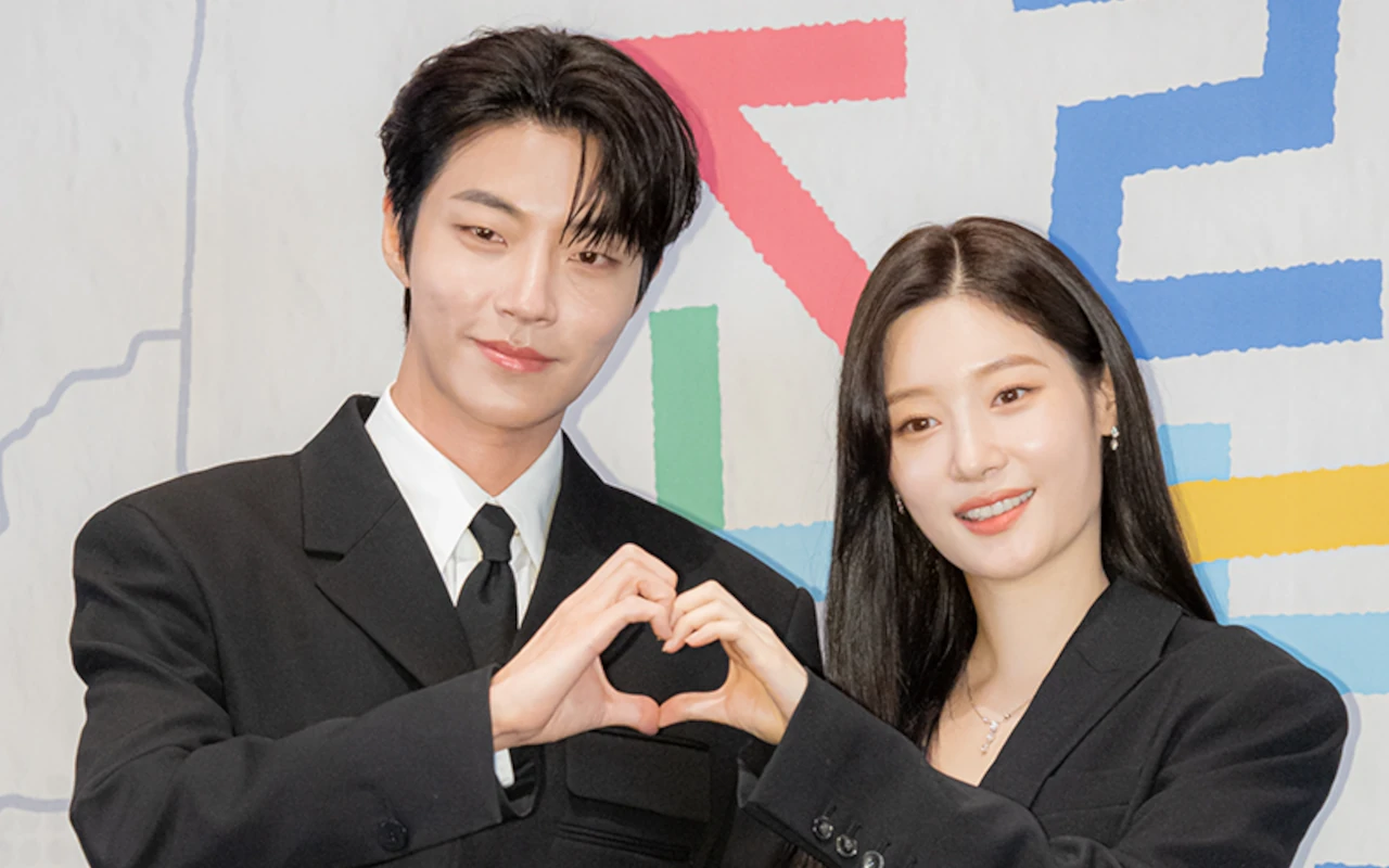 Gestur Mesra Hwang In Yeop ke Jung Chae Yeon saat Promosi Drama ...