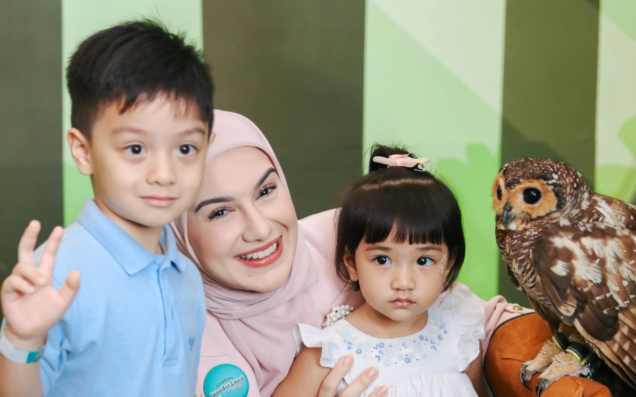 Adab Putra Irish Bella & Ammar Zoni Cium Tangan Kakak Tiri Cantik Bukti Anak Saleh