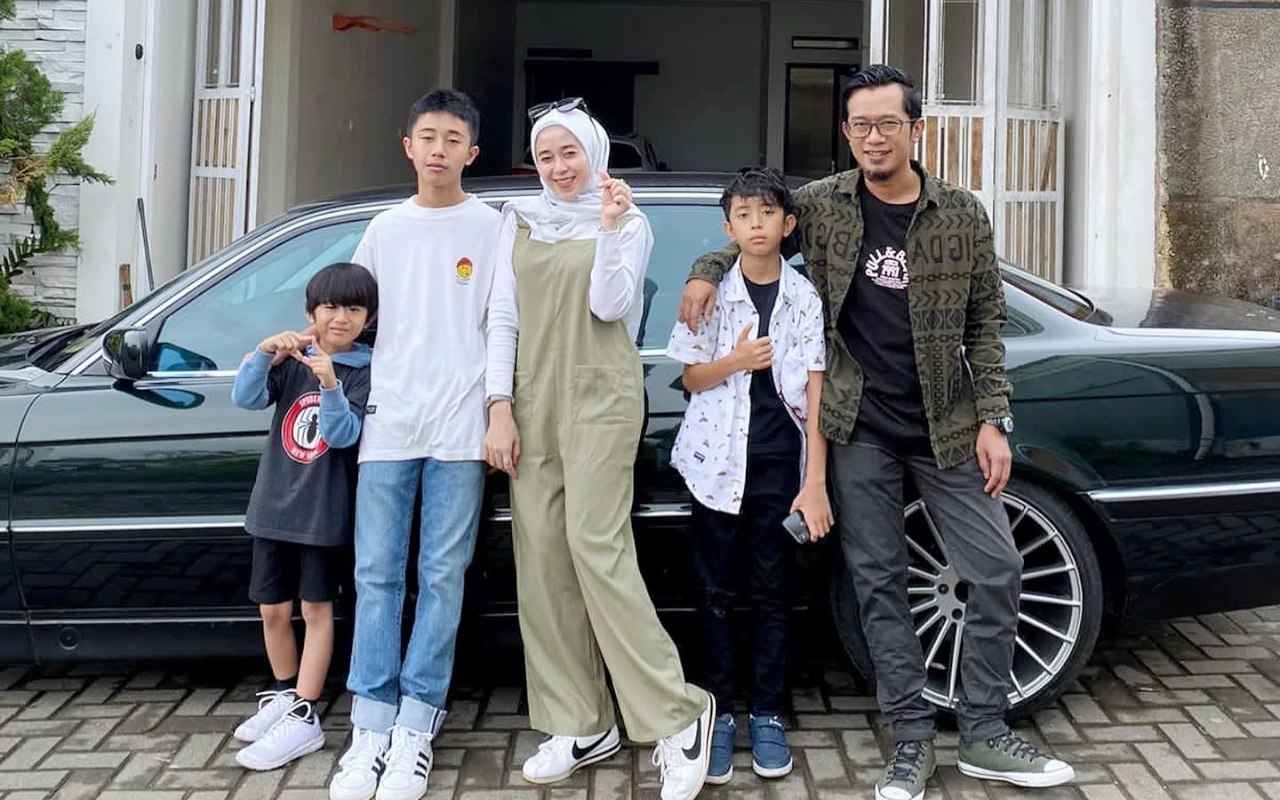 Drummer Matta Band Tangisi Jenazah Anak usai Fakta Kehilangan 2 Putra ...