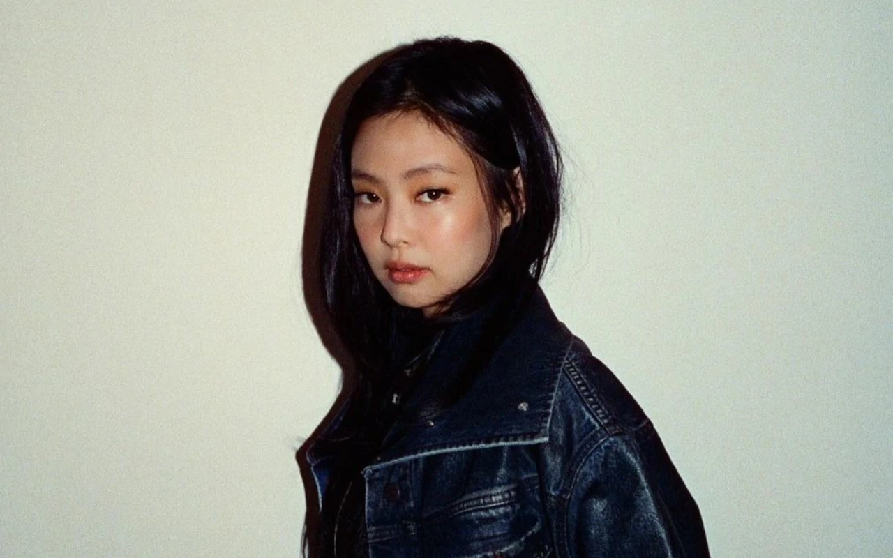 Jennie BLACKPINK Jadi Hot Topik Gegara Gaya Rambut Messy Bun