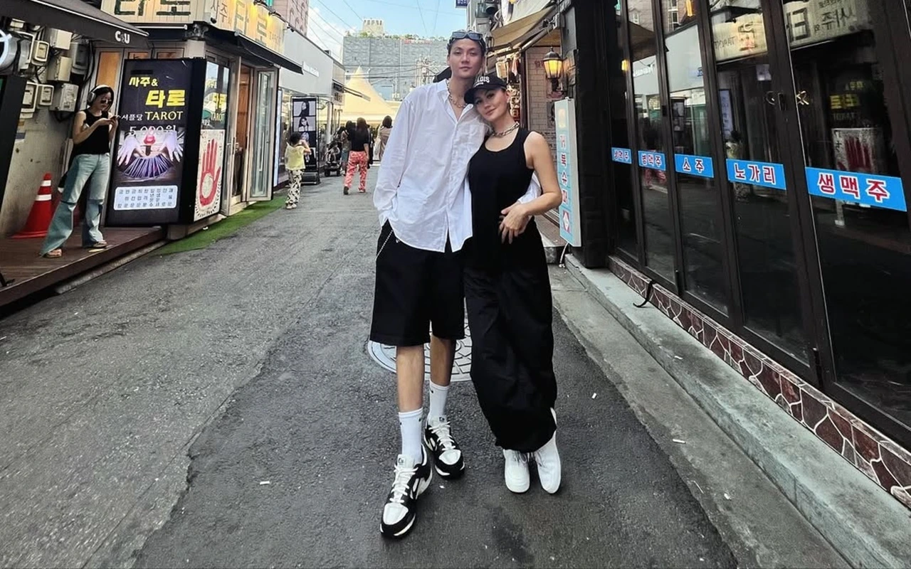 Agnez Mo dan Pacar Super Bucin saat Rayakan 4 Tahun Pacaran