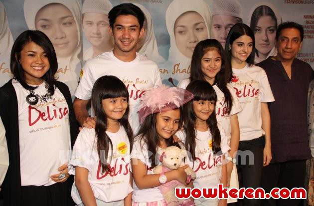 Gambar Foto Nirina Zubir dan Reza Rahadian di Pemutaran Perdana Film ...